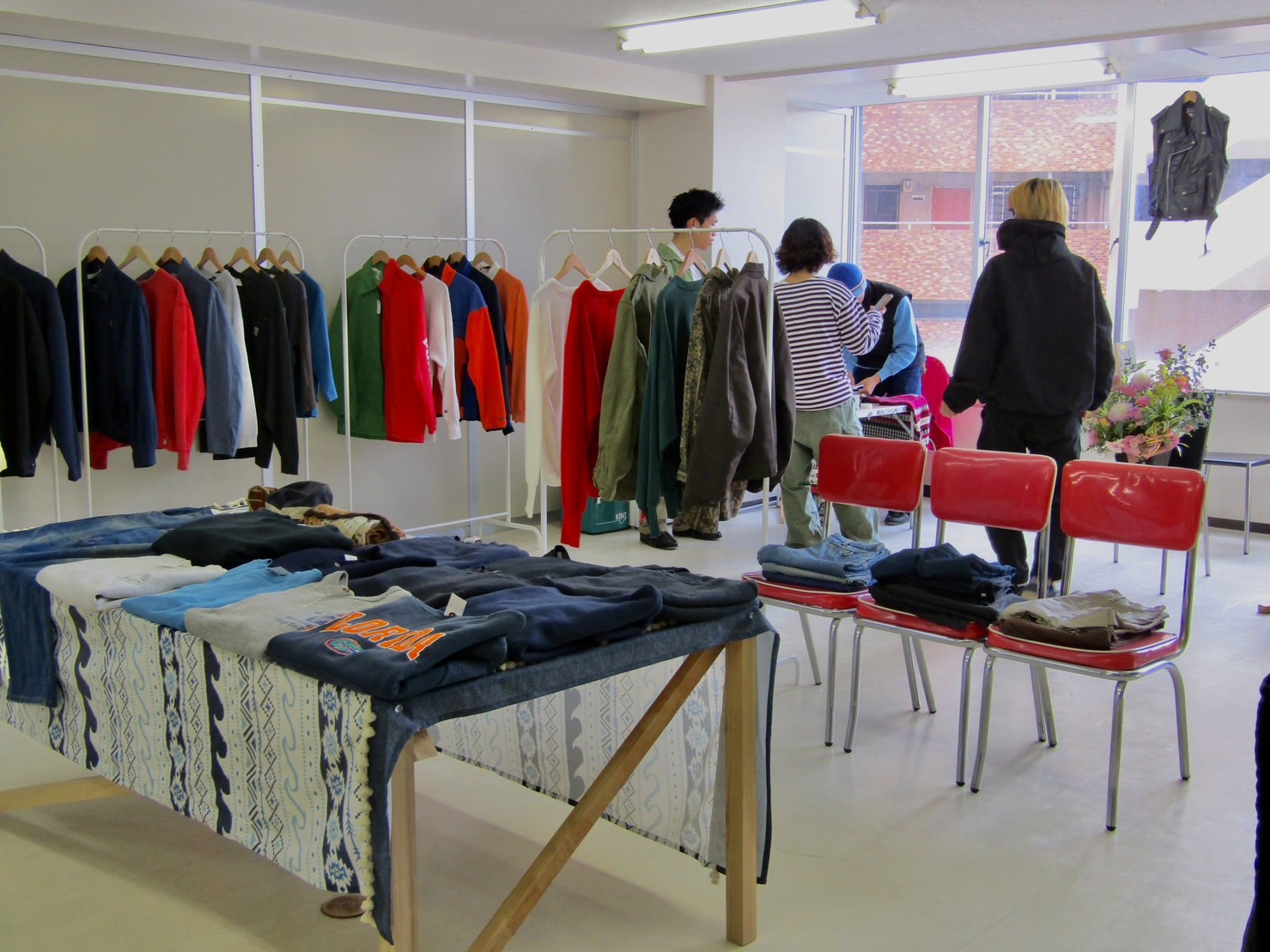 【2か月限定】【特別店舗】鹿大生が営む古着屋「jeek off」に潜入してみた！